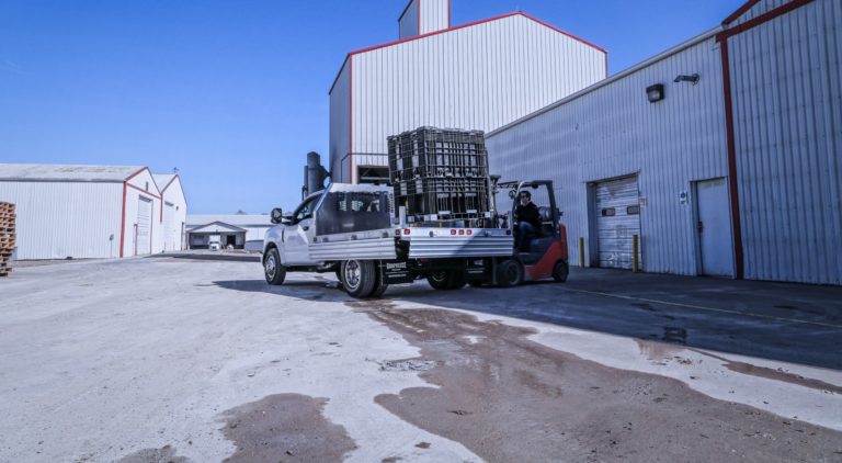 Hauling & Platform Bodies | Flatbed Truck | Knapheide