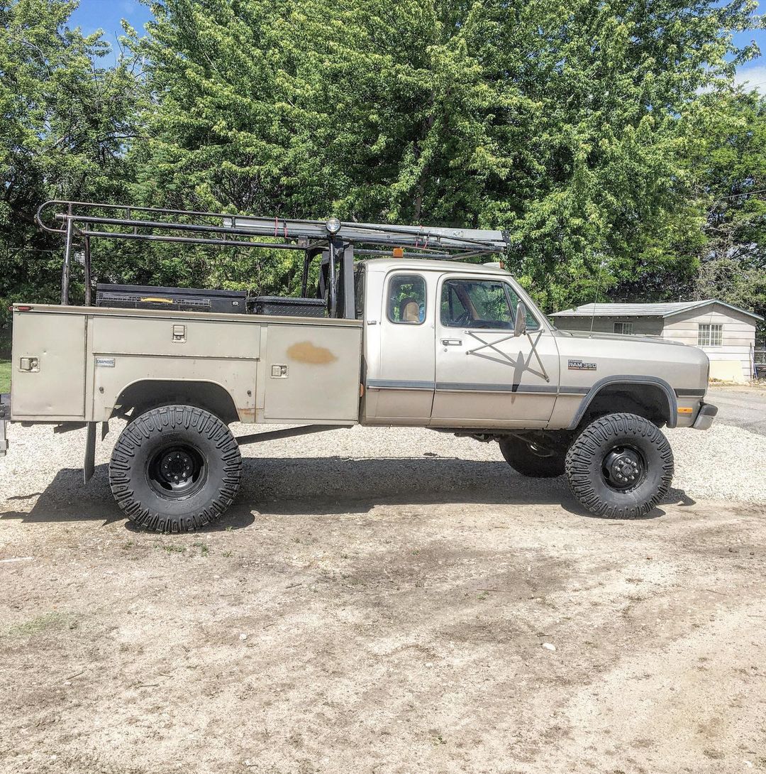 Timeless Appeal: Rustic Furniture Maker’s Vintage Service Truck