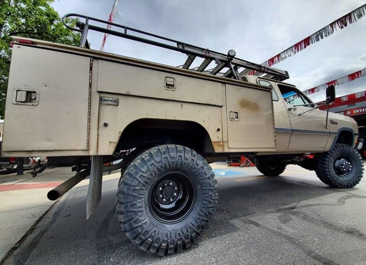 Timeless Appeal: Rustic Furniture Maker’s Vintage Service Truck
