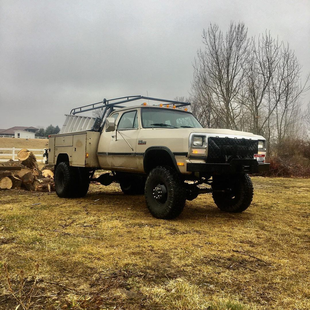 Timeless Appeal: Rustic Furniture Maker’s Vintage Service Truck