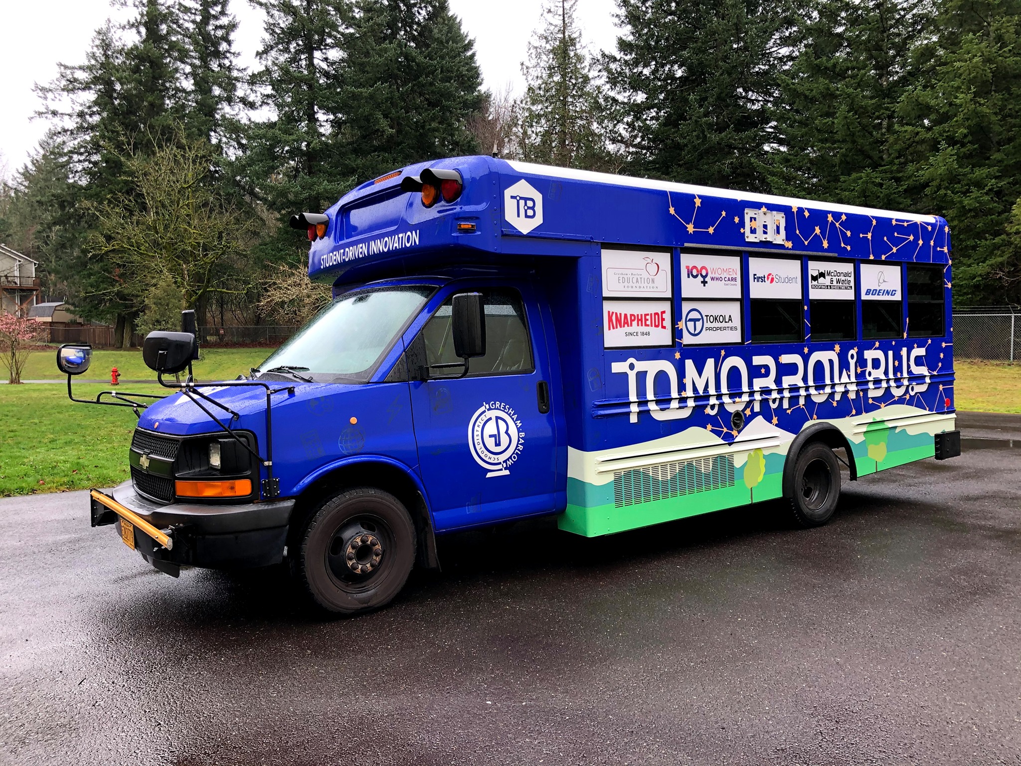 Knapheide Transforms Bus into Mobile Learning Lab